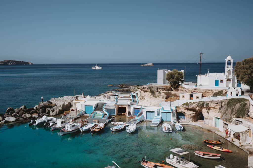 The Ultimate Travel Guide for Milos Greece - 10 most amazing things to ...